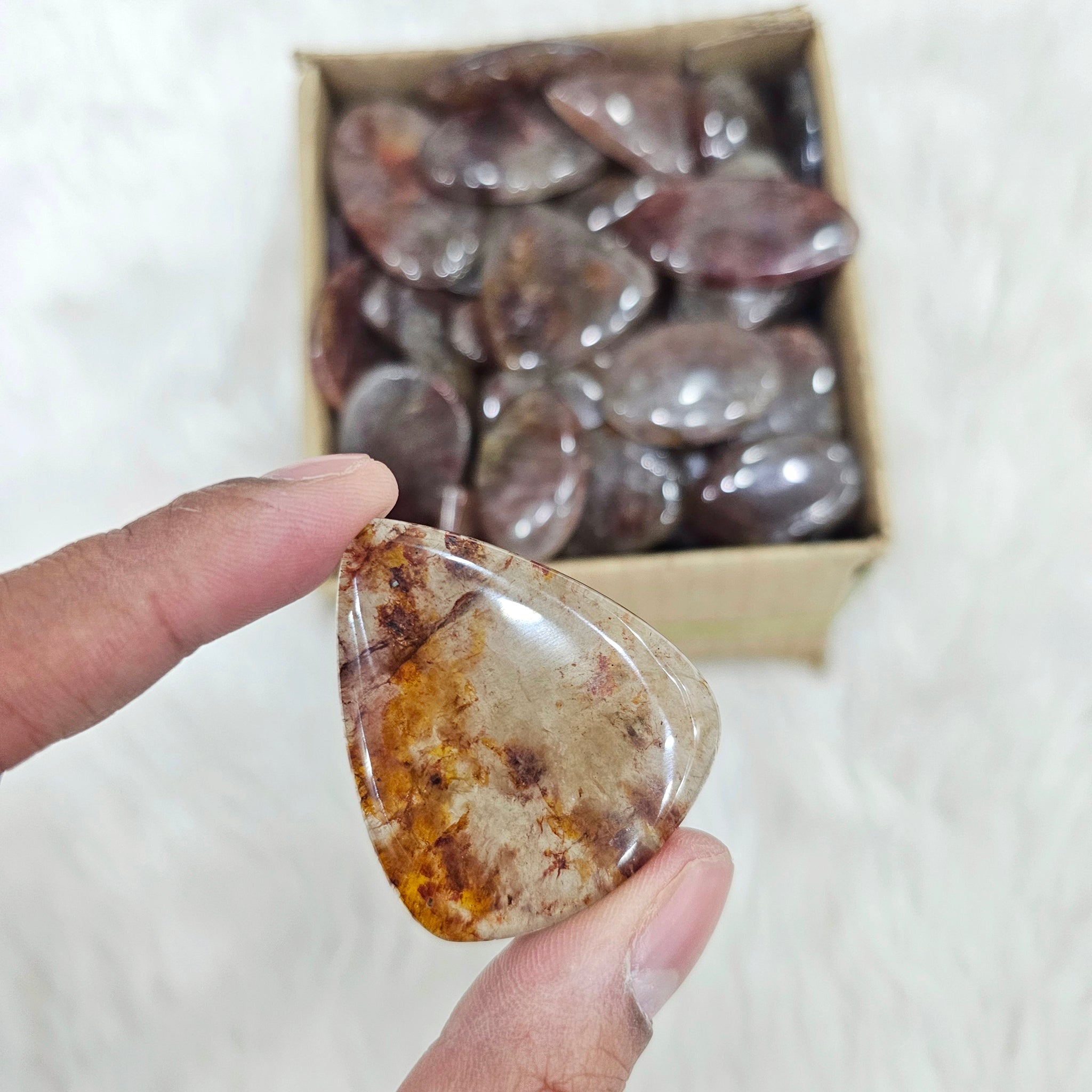 500 Grams of Quartz with cherry like inclusions | 40-50pcs – The ...