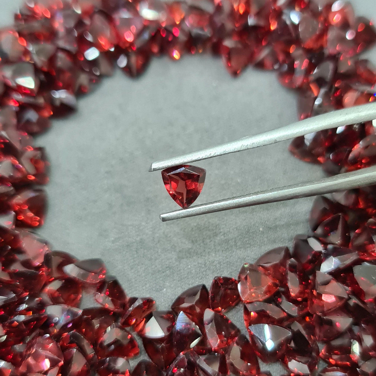 20 Pcs Natural Garnets 5mm Trillion Calibrated | TOP QUALITY – The ...